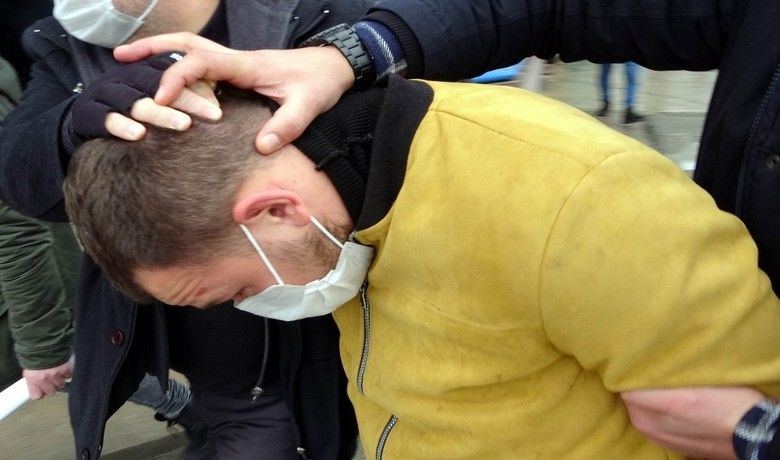 Eski kocası tarafından kızının gözleri önünde darp edilen genç kadın ... Eski kocası tarafından kızının gözleri önünde darp edilen genç kadın ...